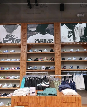 The Shops at USC Village ::: Stores list