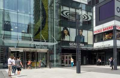 Yonge Eglinton Centre ::: Home