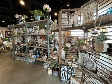 THE TOWN CENTER AT LEVIS COMMONS ::: Shopping