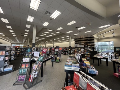 THE TOWN CENTER AT LEVIS COMMONS ::: Shopping